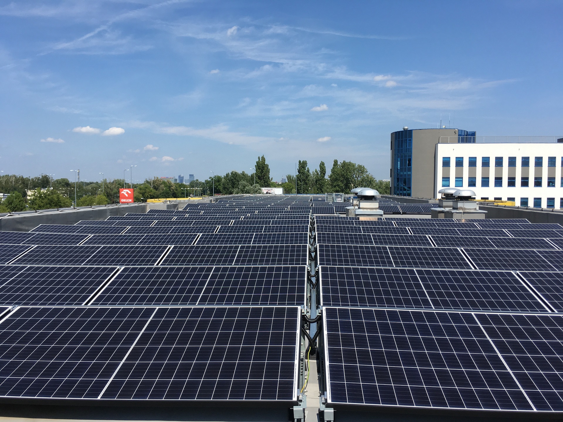 ORLEN Aviation rozpoczął produkcję energii ze słońca